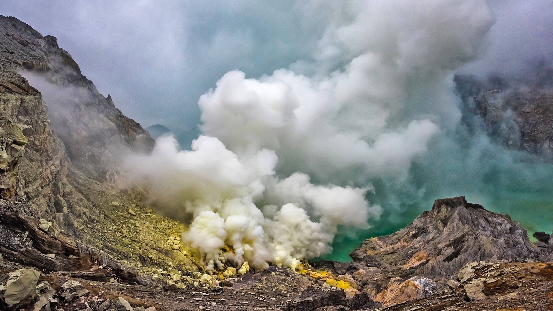 Guarda Odissee vulcaniche online - Episodi completi in streaming